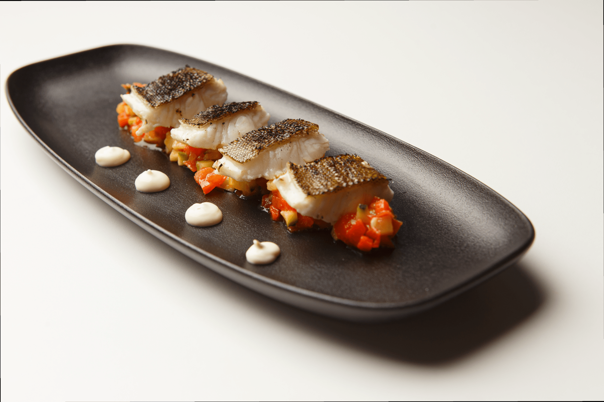 Lenguado Prodemar a la brasa con pisto y salsa tártara - Prodemar